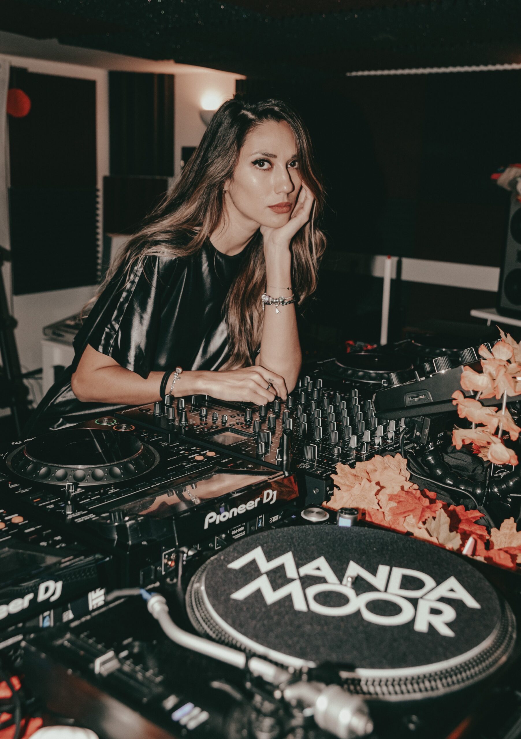 Entrevistamos a Manda Moor: Aire fresco para la escena | Beatburguer