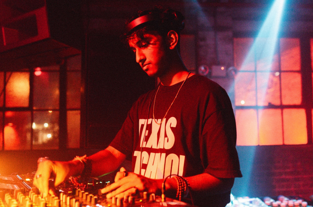 Decoder: XX 15 (Molecular Recordings)